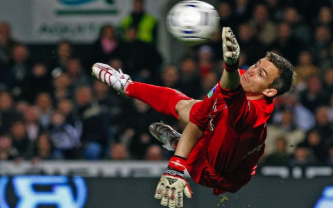 10 Expert Insights on How Far Can a Goalie Come Out in Soccer: The ...